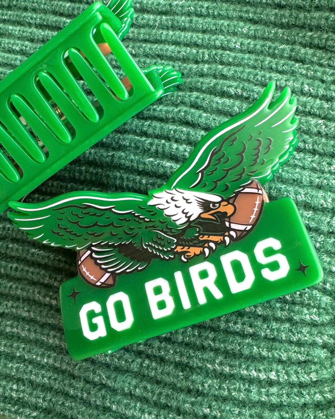 Kelly Green PA Hair Claw Clip, Retro Bird Clip for Game Day Outfits ...