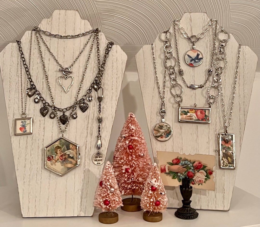 Vintage Valentine Lockets & Pendants - Etsy