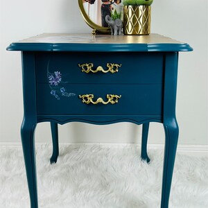 Blue French Provincial End Table Painted With Fusion Mineral Paint ...