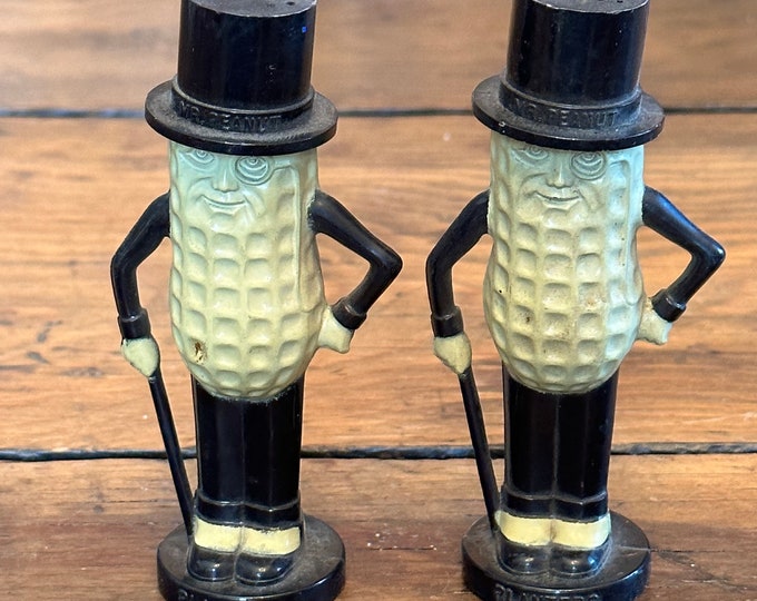 Planters Peanuts Mr Peanut Salt & Pepper Vintage Advertising 1960s - Etsy