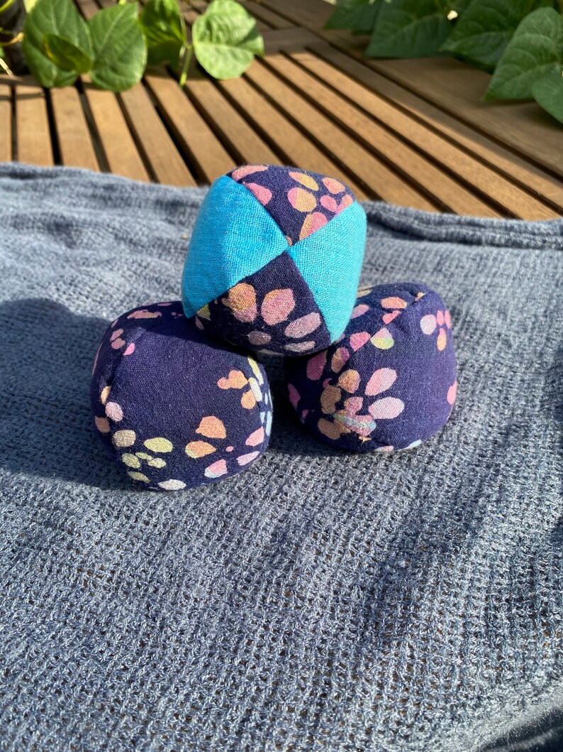 Set of 3 Colorful Batik/tie-dye Fabric Juggling Balls - Etsy