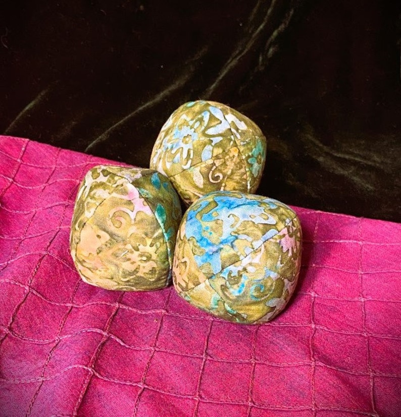Set of 3 Colorful Batik/tie-dye Fabric Juggling Balls - Etsy