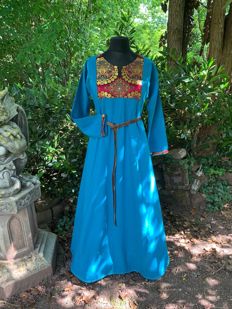 Medieval dress of Thorid's linen robe with silk brocade in | Etsy