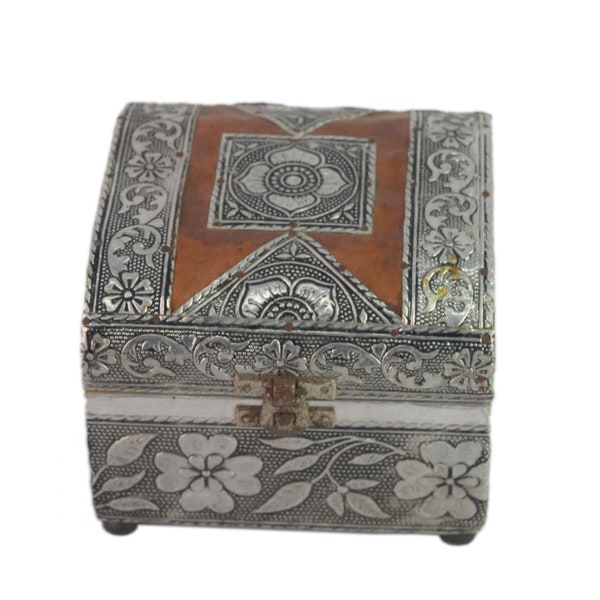 Traditional Jewelry Box - Etsy