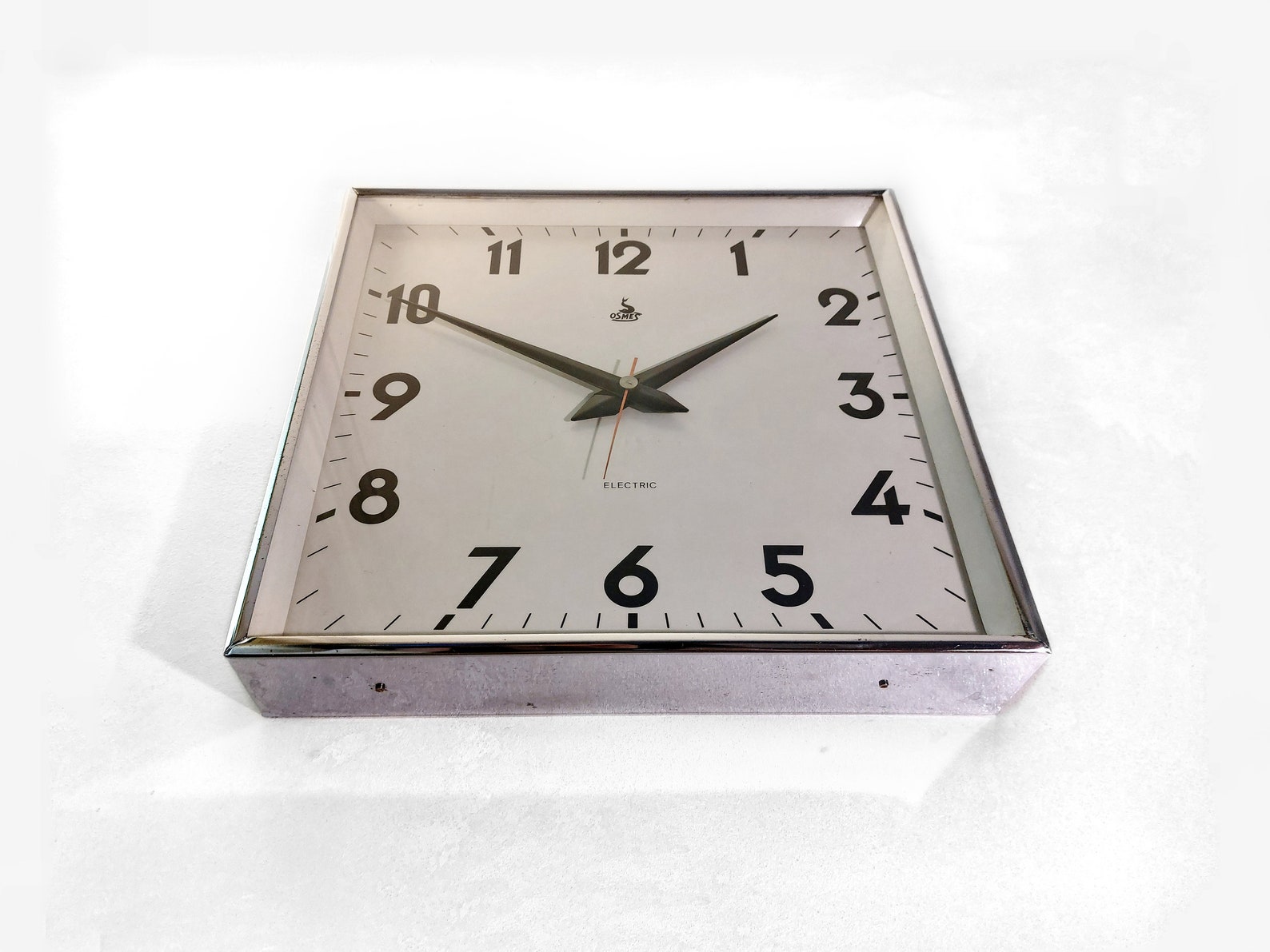 Osmes Electric Wall Clock Large Chrome Square Office Style Art Deco ...