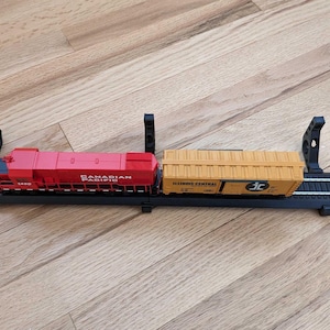 HO Scale Wall Mount Room Kit for Train Track, Fits 10ft X 10ft, Larger ...