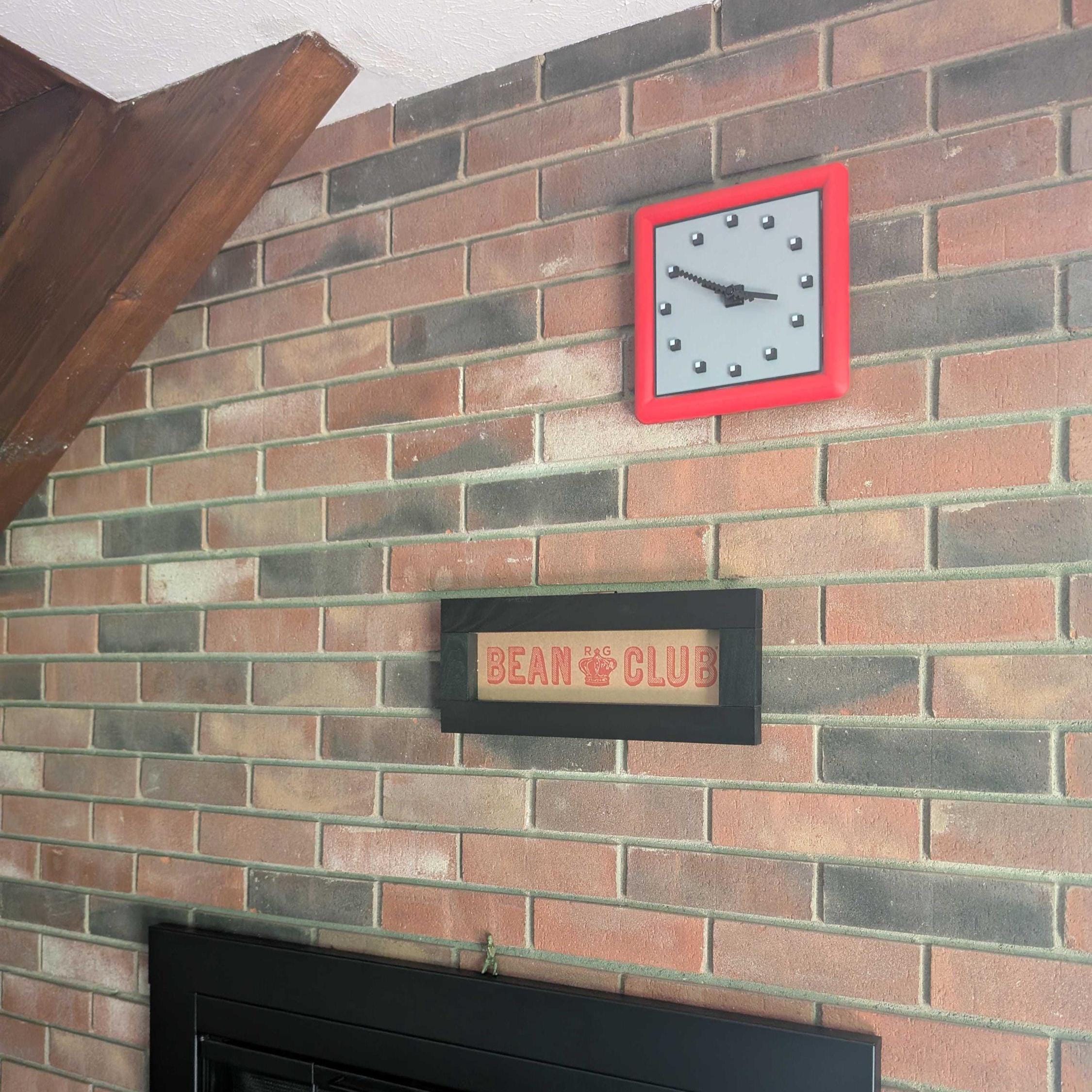 Retro Minimalist 8-bit Wall Clock – A Microsoft Windows 3.1 Icon ...