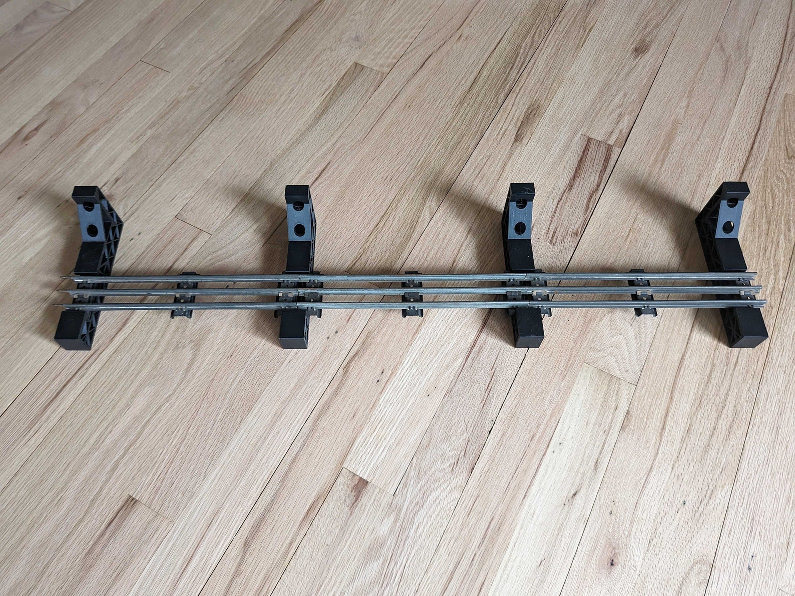 O Scale Wall Mount Room Kit for Train Track, Fits 10ft X 10ft, Larger ...