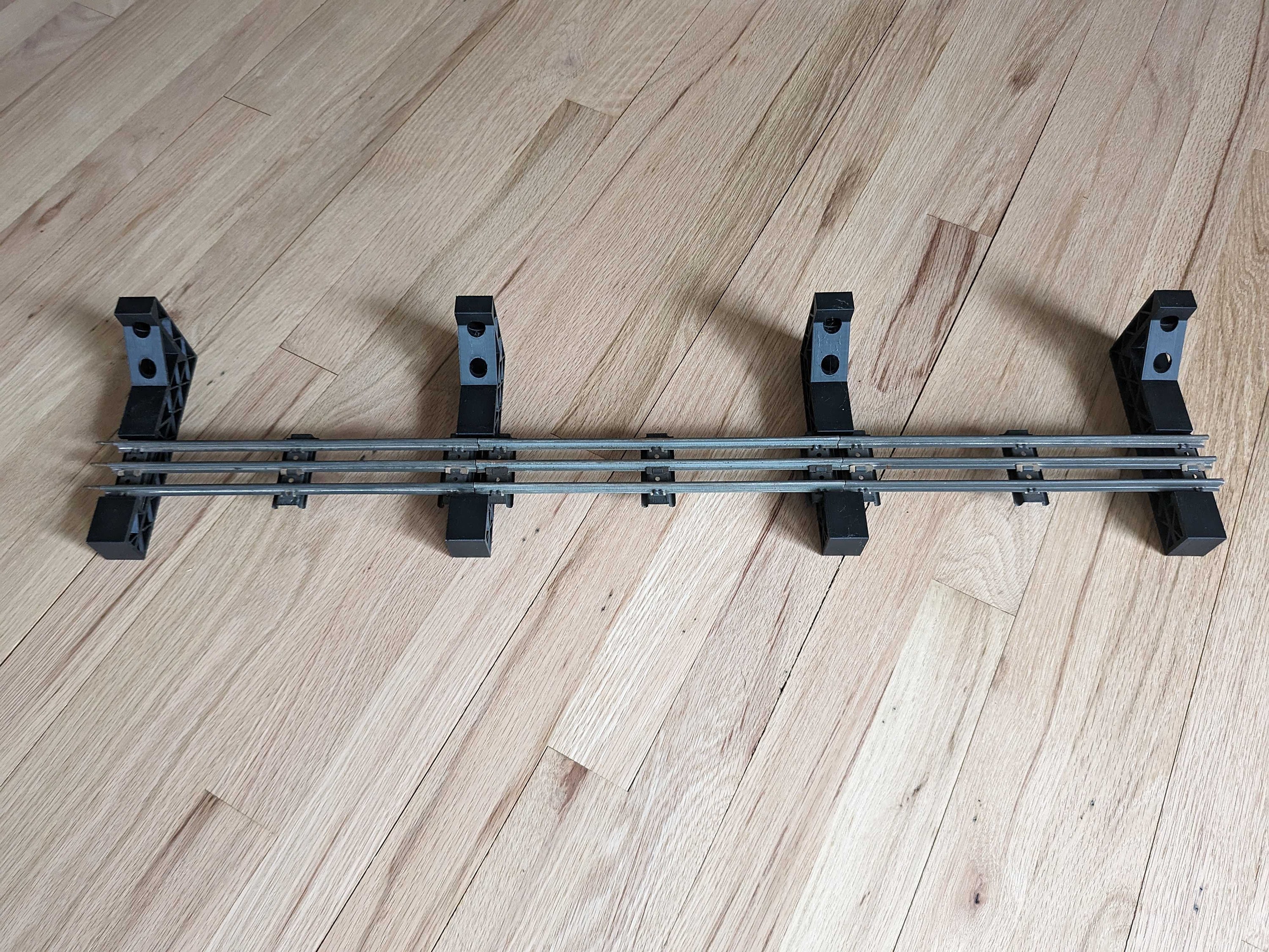 O Scale Wall Mount Room Kit for Train Track, Fits 10ft X 10ft, Larger ...