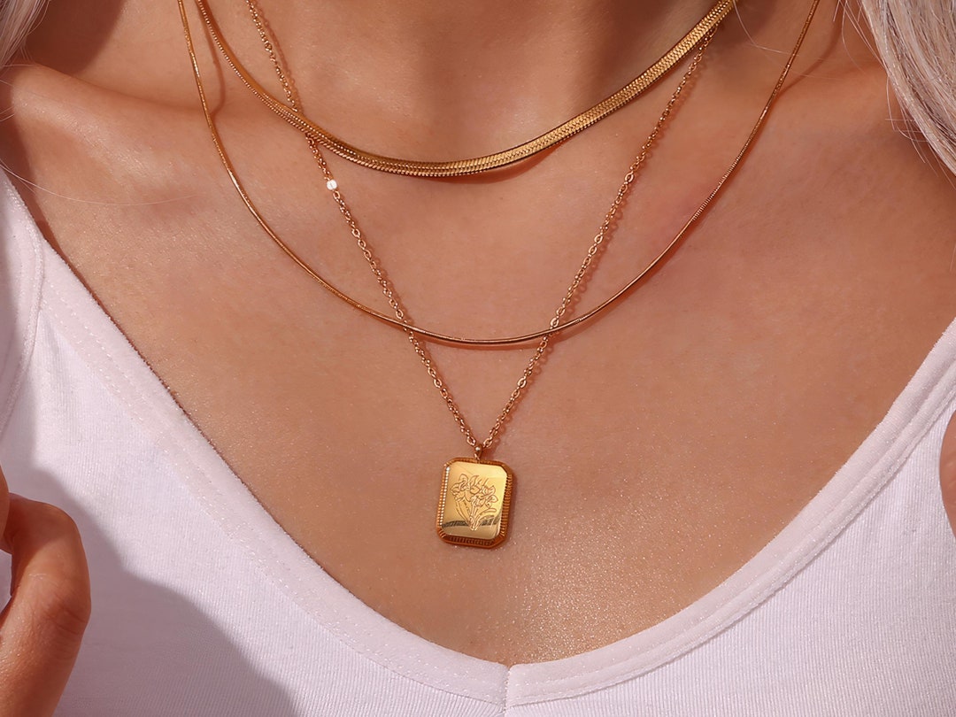 Birth Flower Necklace – 12 Month Floral Pendant in 18K Gold ...