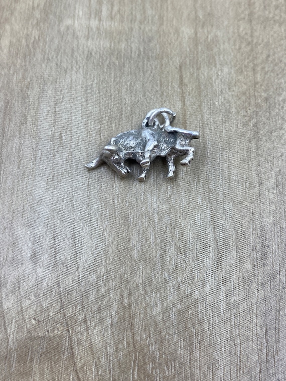 Vintage bull pendant silver - Gem
