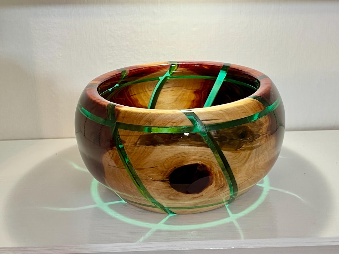 18-red Cedar & Green Epoxy Segmented Bowl With 3 Rings - Etsy