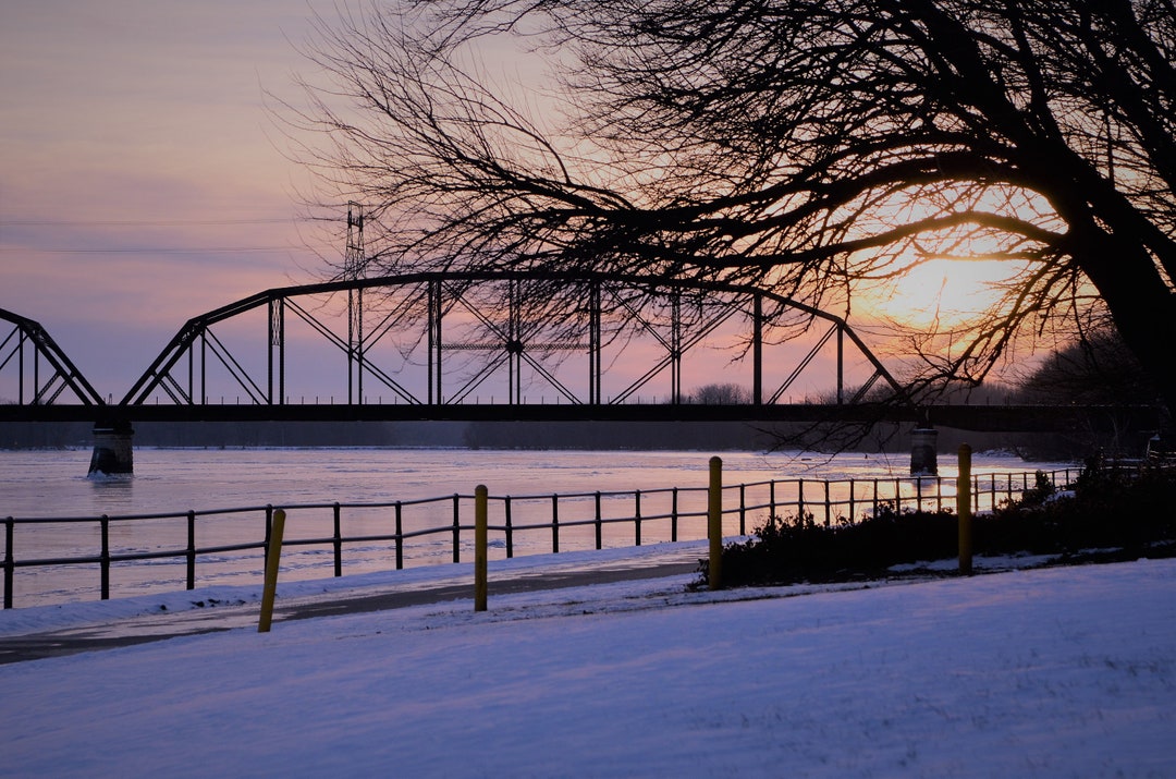 Crescent Bridge, Railroad Bridge, Mississippi River, Quad Cities, Wall ...