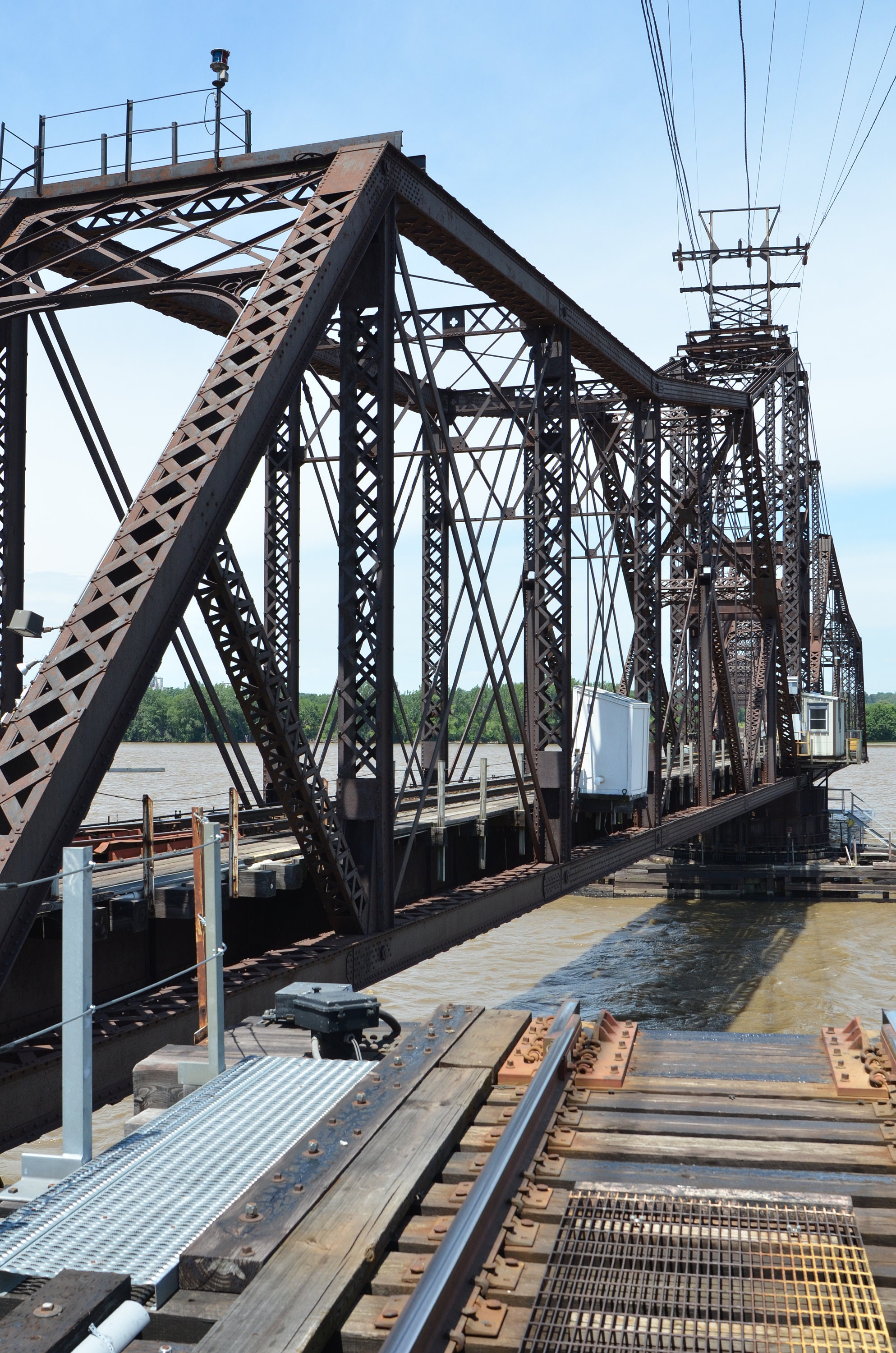 Crescent Bridge, Railroad Bridge, Mississippi River, Quad Cities, Wall ...