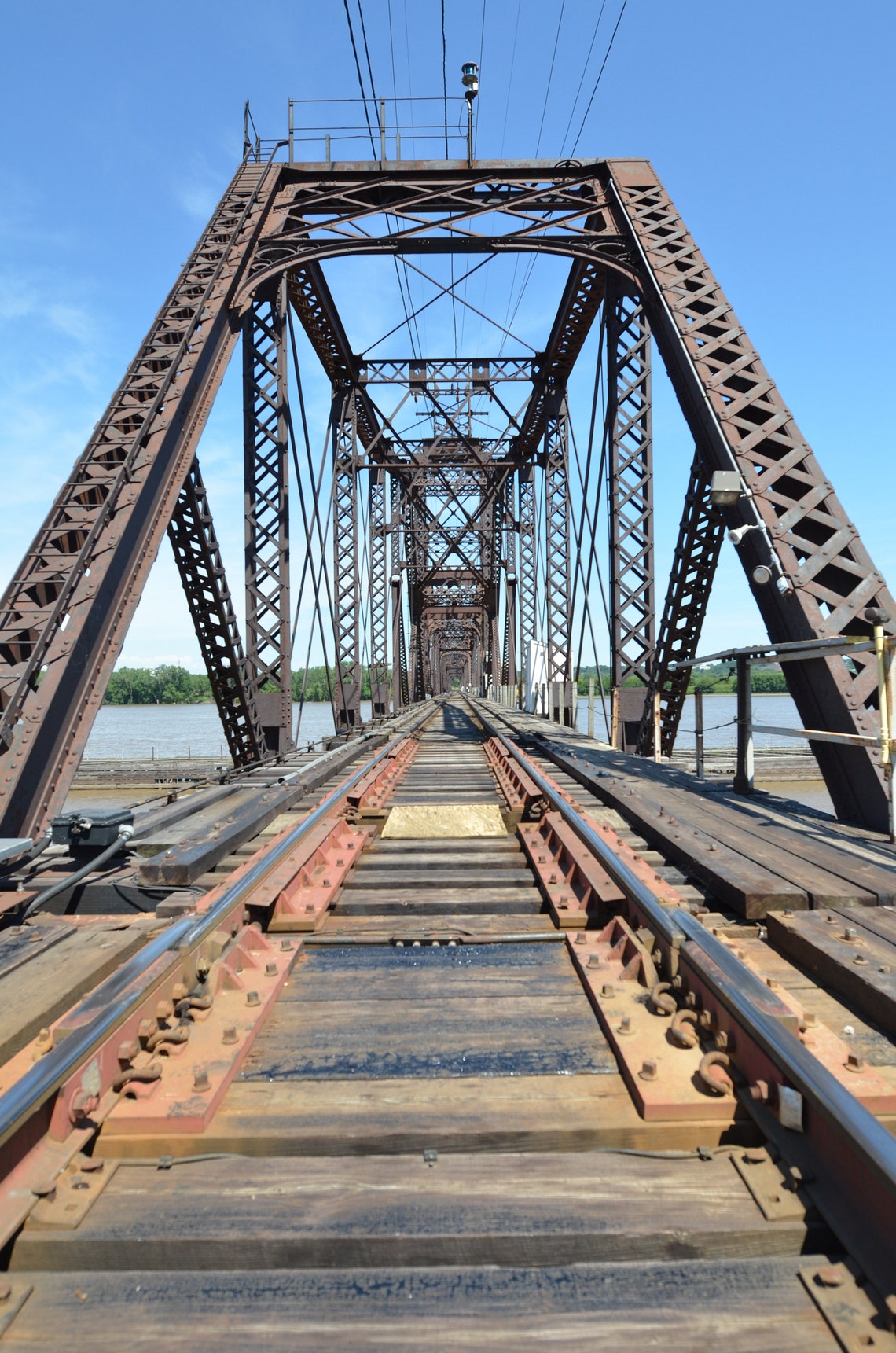 Crescent Bridge, Railroad Bridge, Mississippi River, Quad Cities, Wall ...