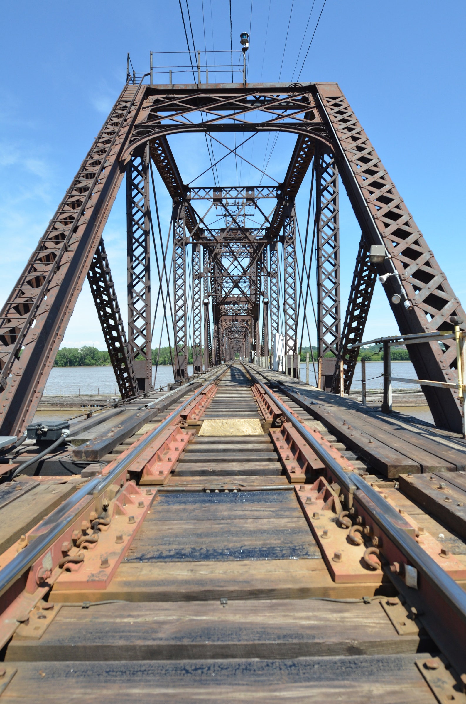 Crescent Bridge, Railroad Bridge, Mississippi River, Quad Cities, Wall ...