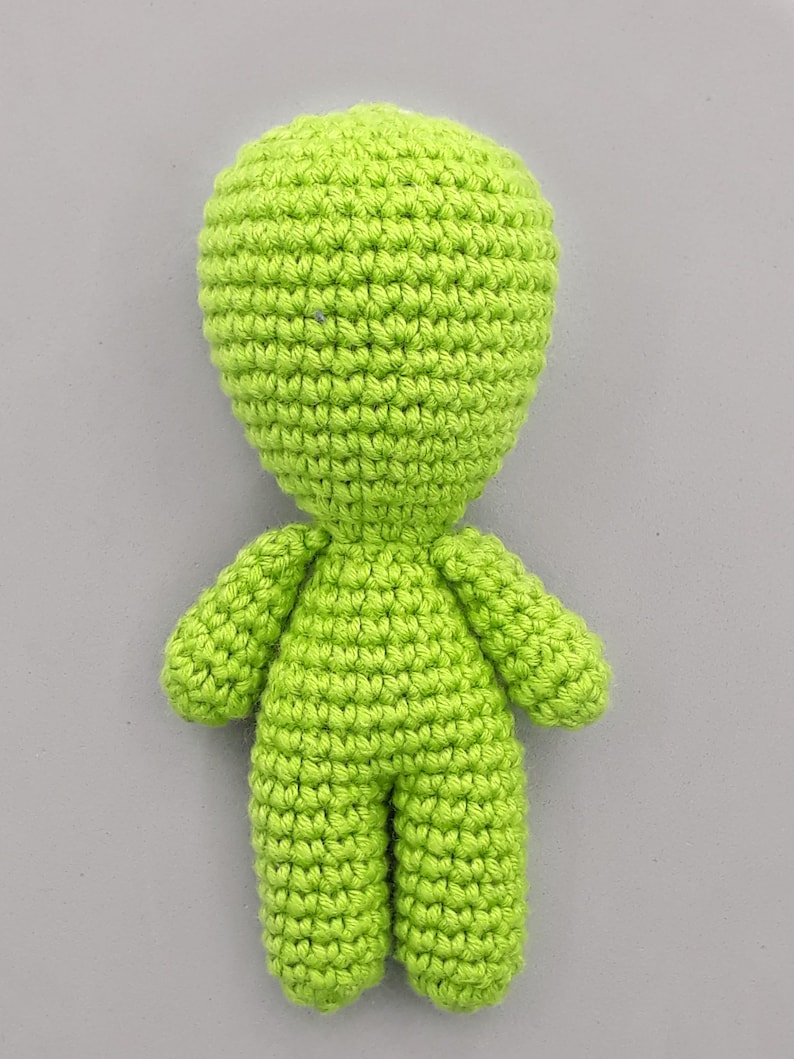 Crochet Alien Amigurumi Pdf Pattern for Beginner Little Green - Etsy