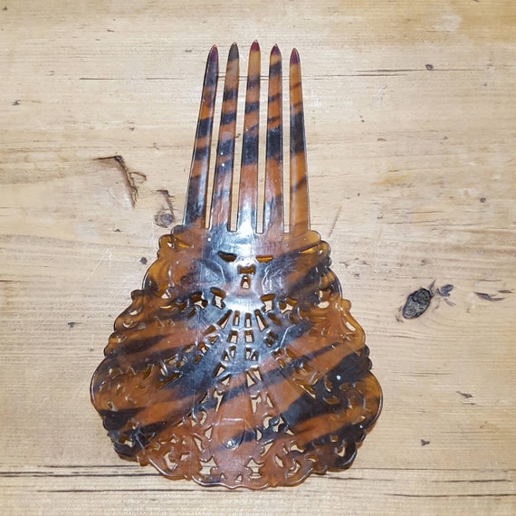Art Deco Vintage Bakelite Mantilla Style Hair Comb - Gem
