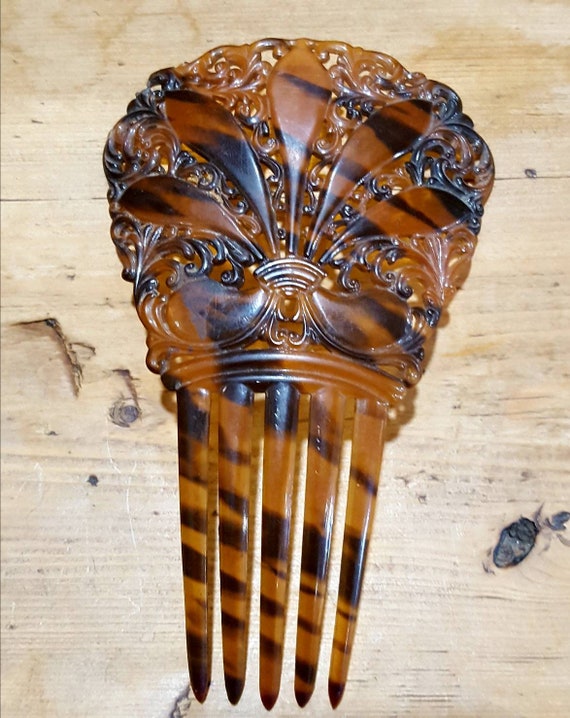 Art Deco Vintage Bakelite Mantilla Style Hair Comb - Gem