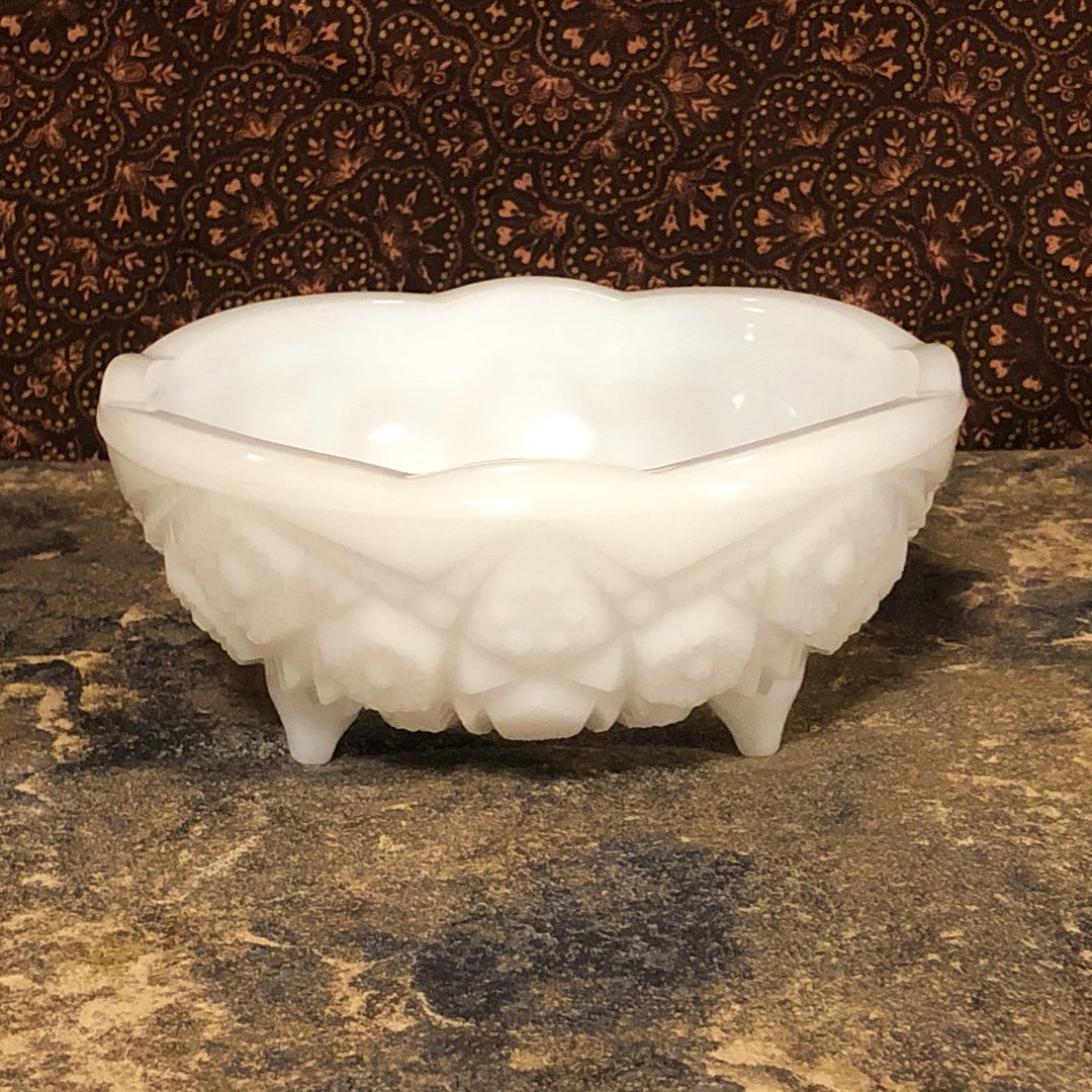 Vintage White Milk Glass Mckee Thatcher Toltec 3 Footed Bowl - Etsy
