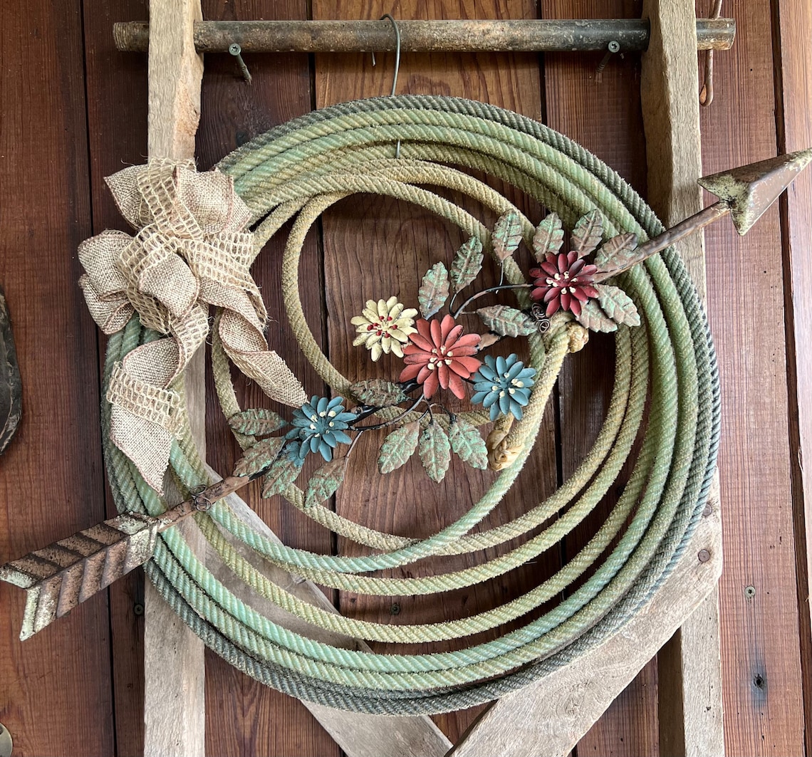Lariat Rope Wreath Metal Arrow and Flower Wreath Summer - Etsy