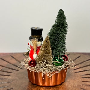 Vintage Santa Claus in Vintage Copper Mold, Vintage Inspired, Sisal ...