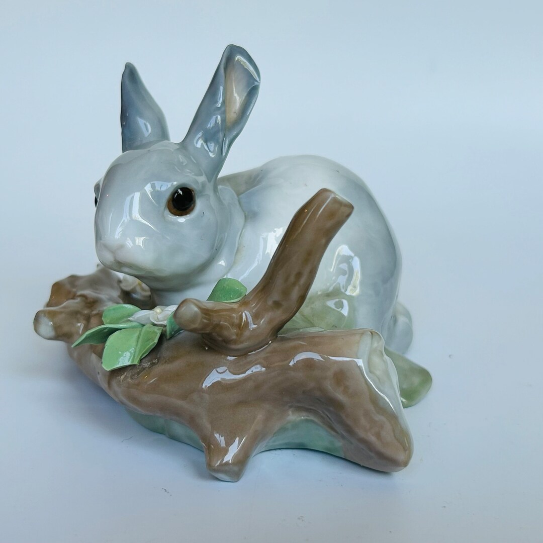Lladro Porcelain Bunny Rabbit Eating #4772 Figurine as Is - Etsy