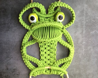 Macrame Frog - Etsy