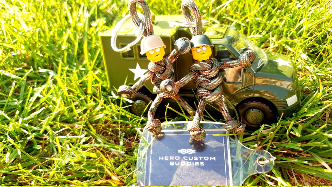 Custom Army Soldier Paratrooper Military Armed Forces Paracord Keychain ...