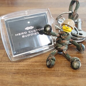 Custom Army Soldier Paratrooper Military Armed Forces Paracord Keychain ...