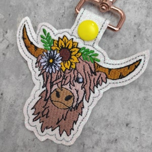 Highland Cow Embroidery Designs, ITH Snap Tab Keychain Highland Cow ...