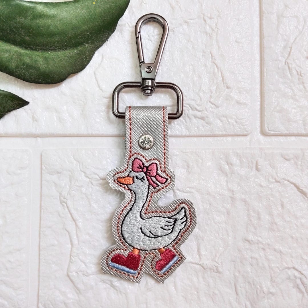 Couquette Goose ITH Snap Tab Embroidery Design, Duck in the Hoop ...