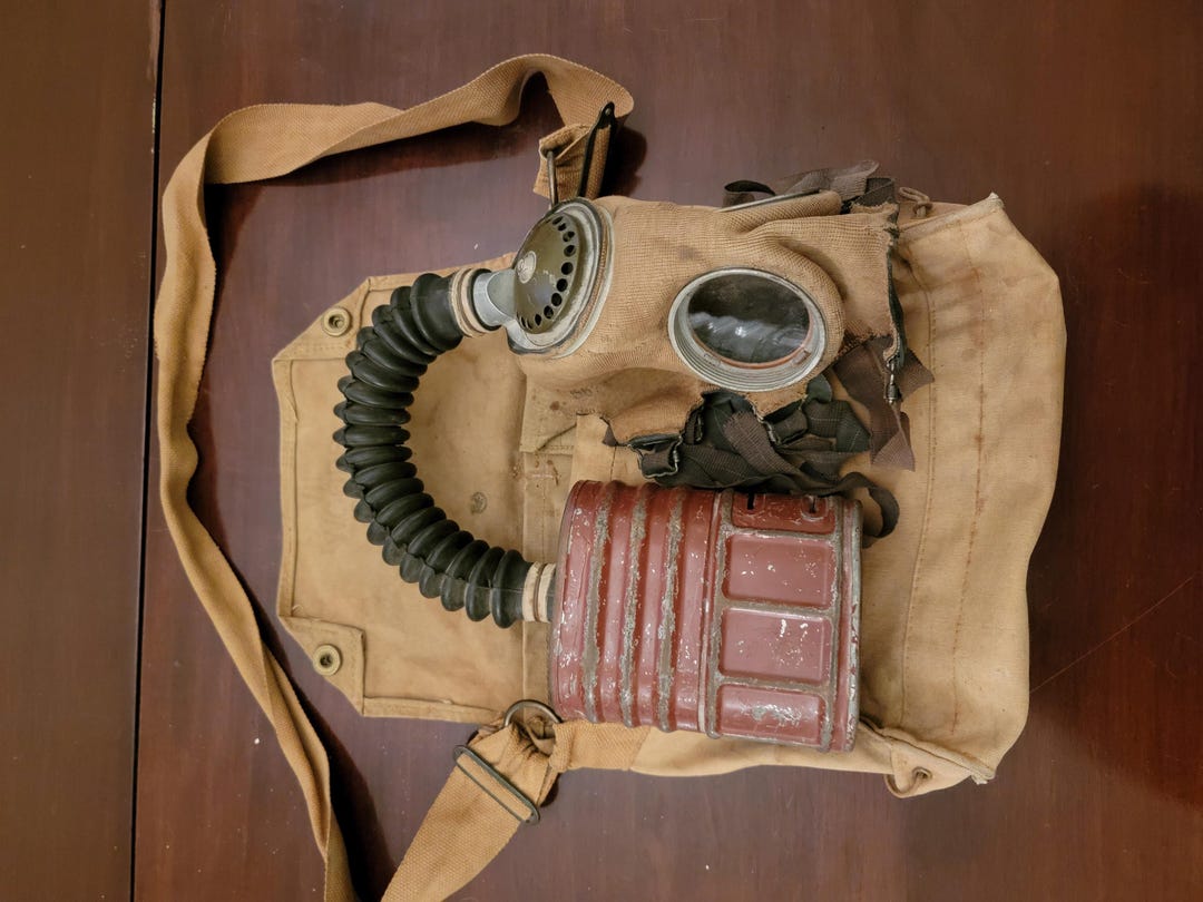 WW2 Canadian Gas Mask 1942 - Etsy