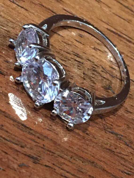 Moissanite 3 stone trilogy - Gem