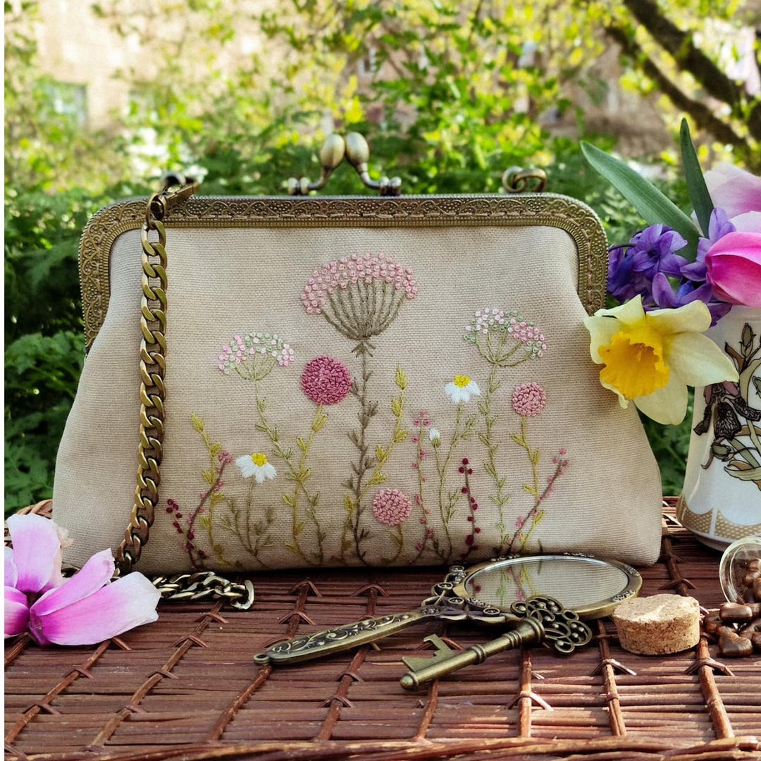 Handmade Floral Embroidery Bag – Vintage Green Clutch With Beautiful ...