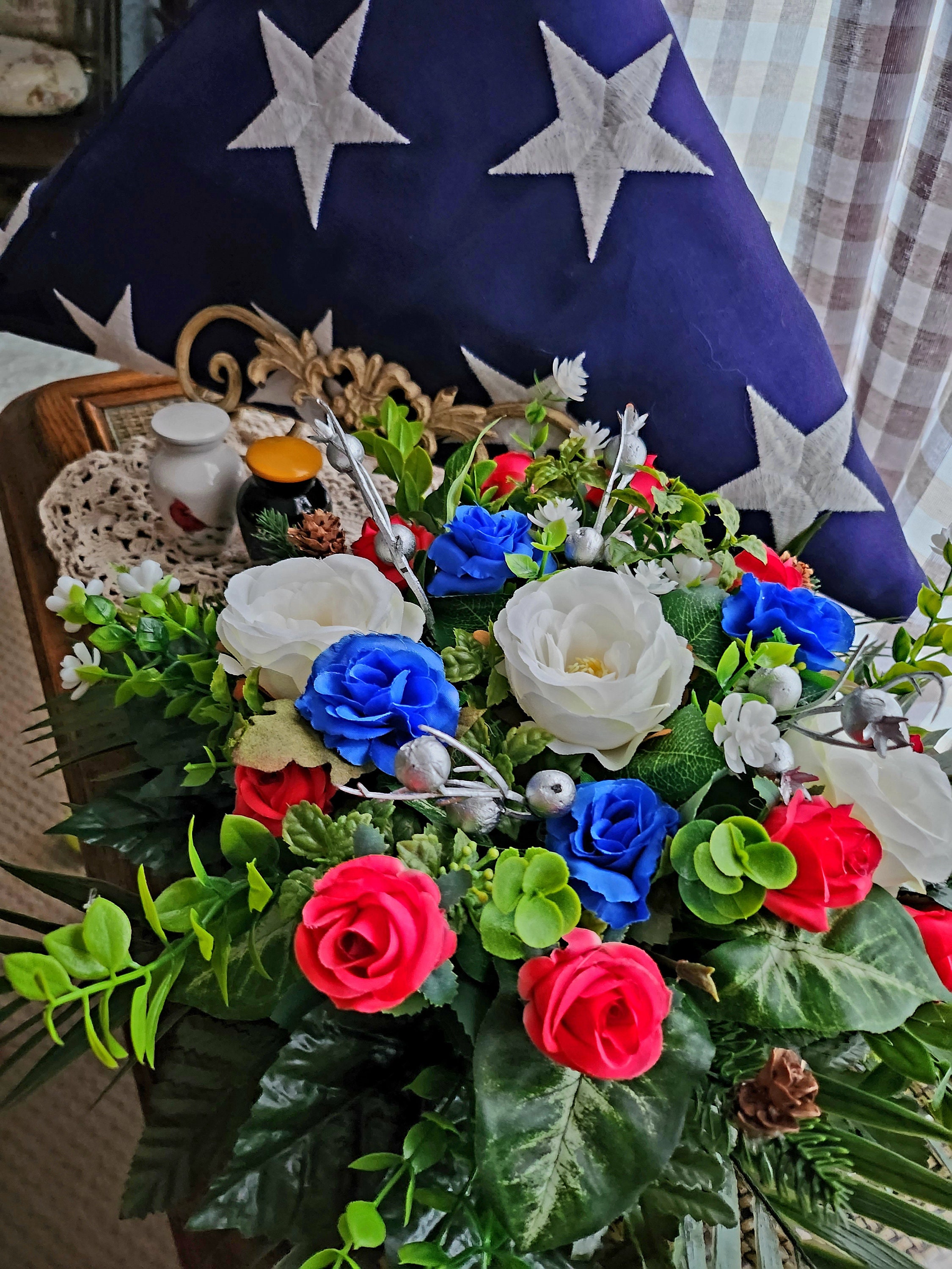 Cemetery Patriotic Arrangement Memorial Patriotic Arrangement Cemetery ...
