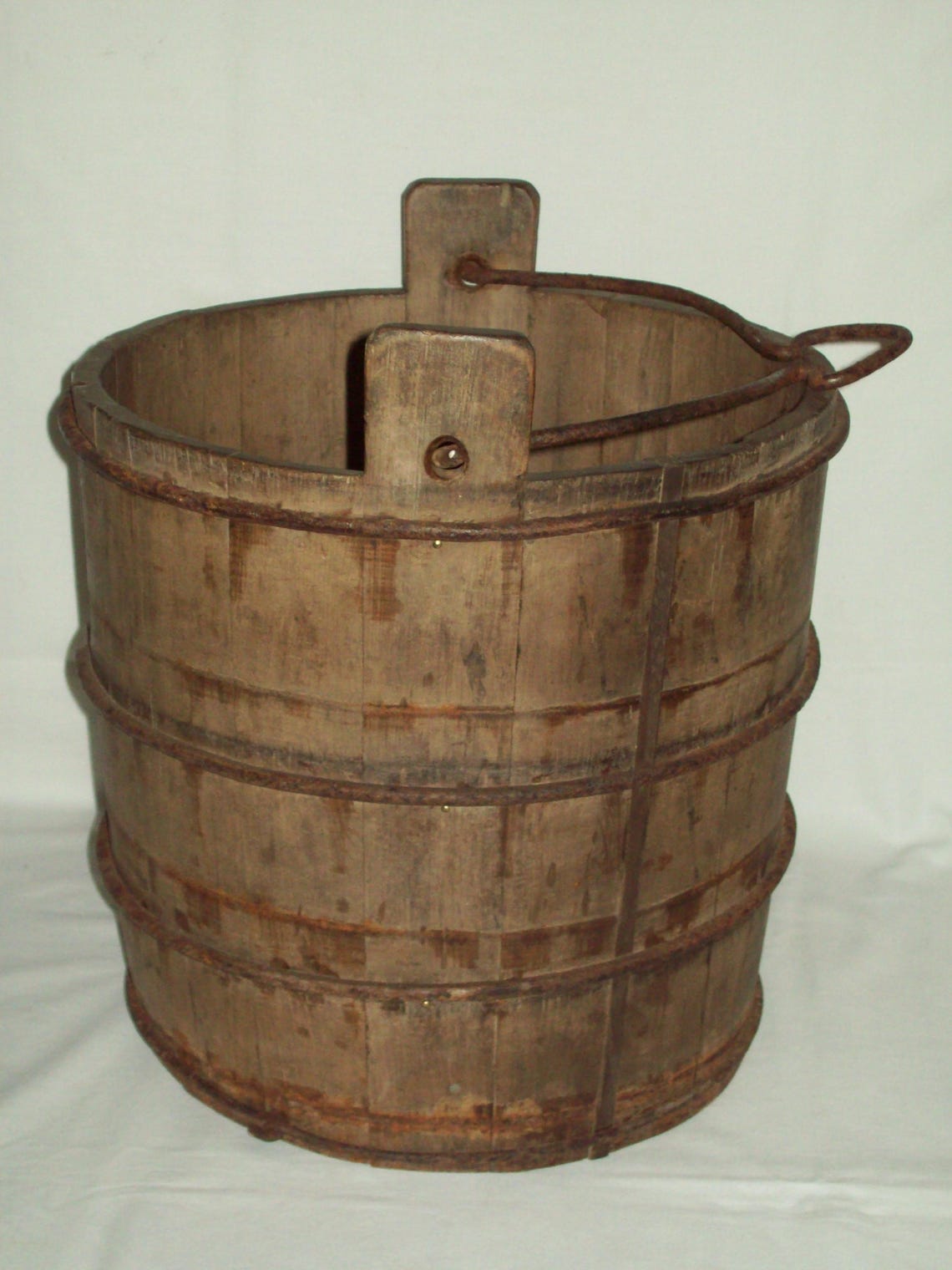 Primitive Wooden Well Bucket With Iron Banding ~ Very Solid ~ Nice Eye ...