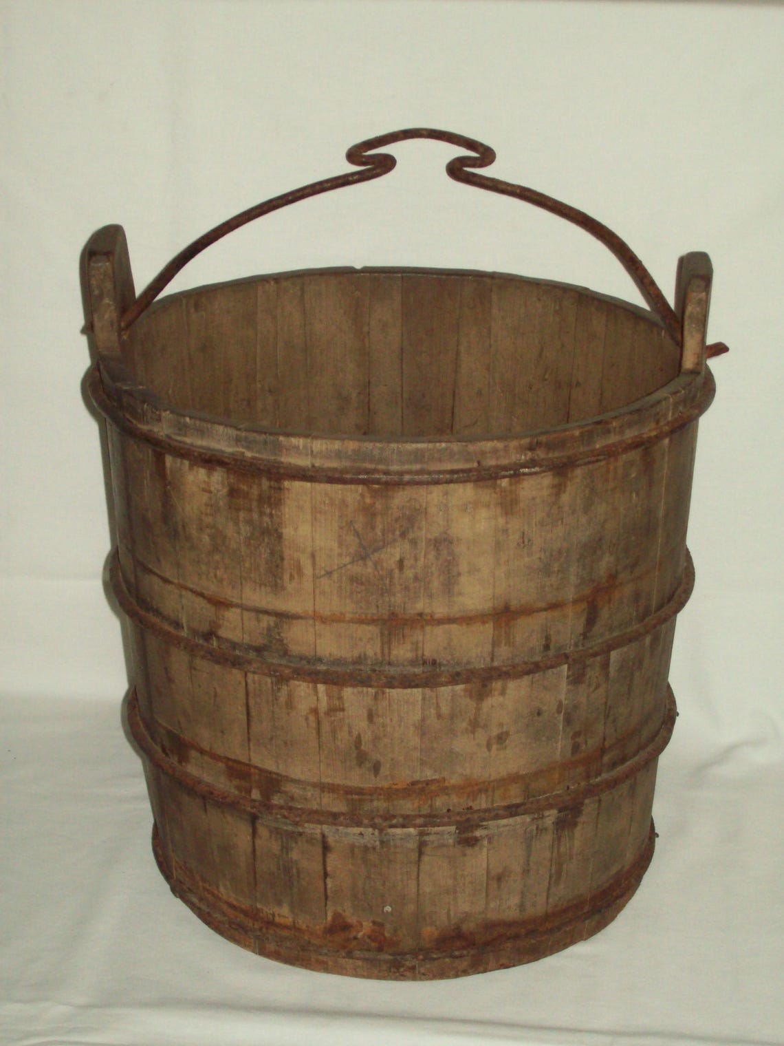 Primitive Wooden Well Bucket With Iron Banding ~ Very Solid ~ Nice Eye ...