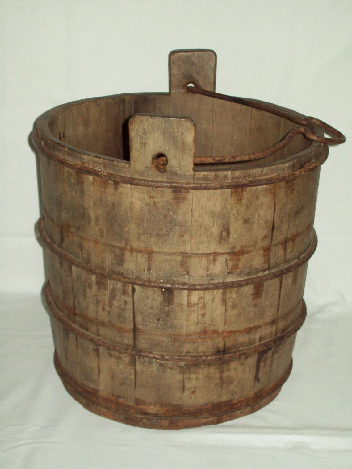 Primitive Wooden Well Bucket With Iron Banding ~ Very Solid ~ Nice Eye ...