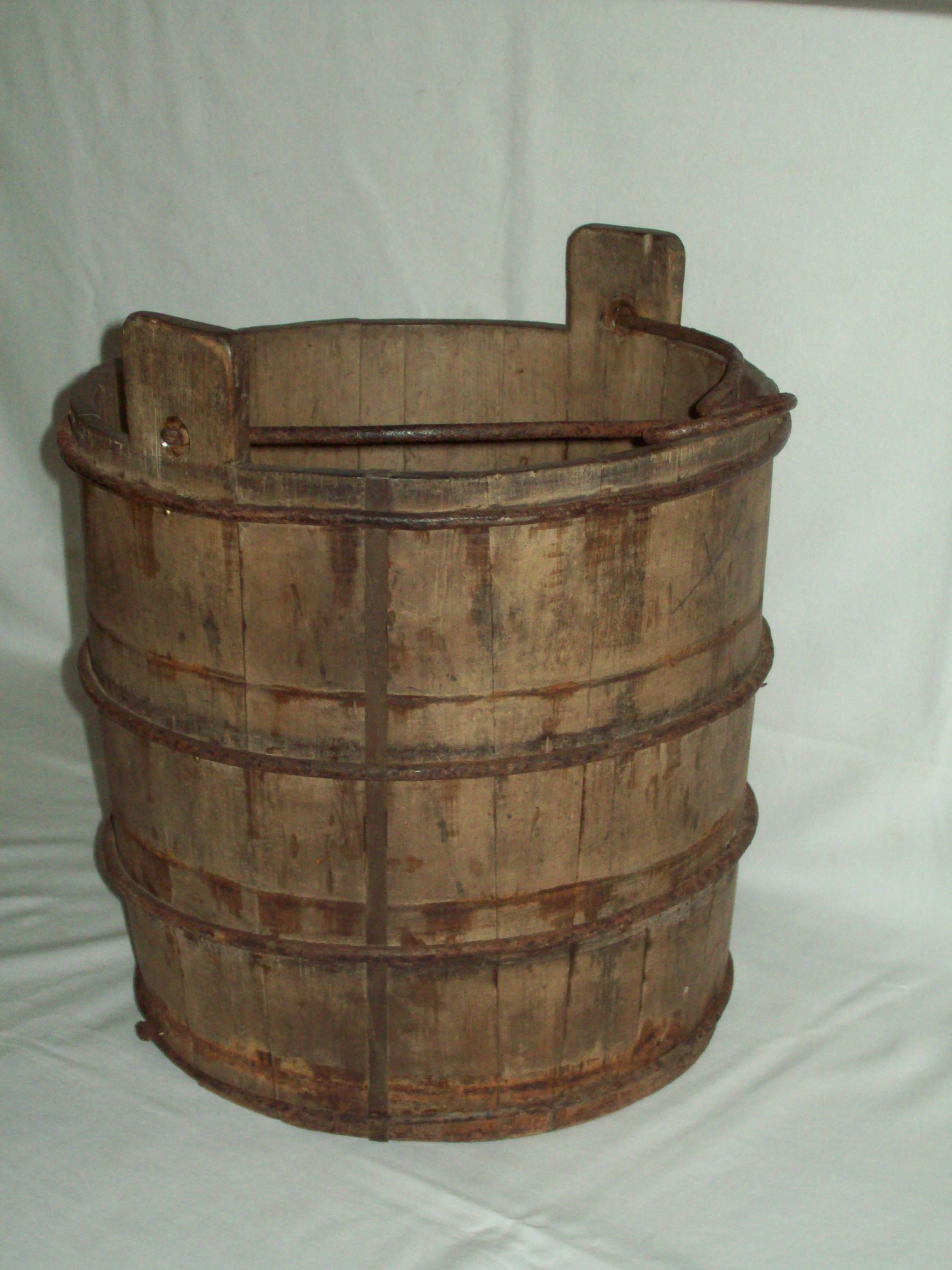 Primitive Wooden Well Bucket With Iron Banding ~ Very Solid ~ Nice Eye ...