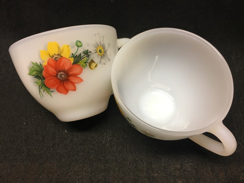 2 Vintage Arcopal Tea or Coffee Cups With an Image of Wild - Etsy