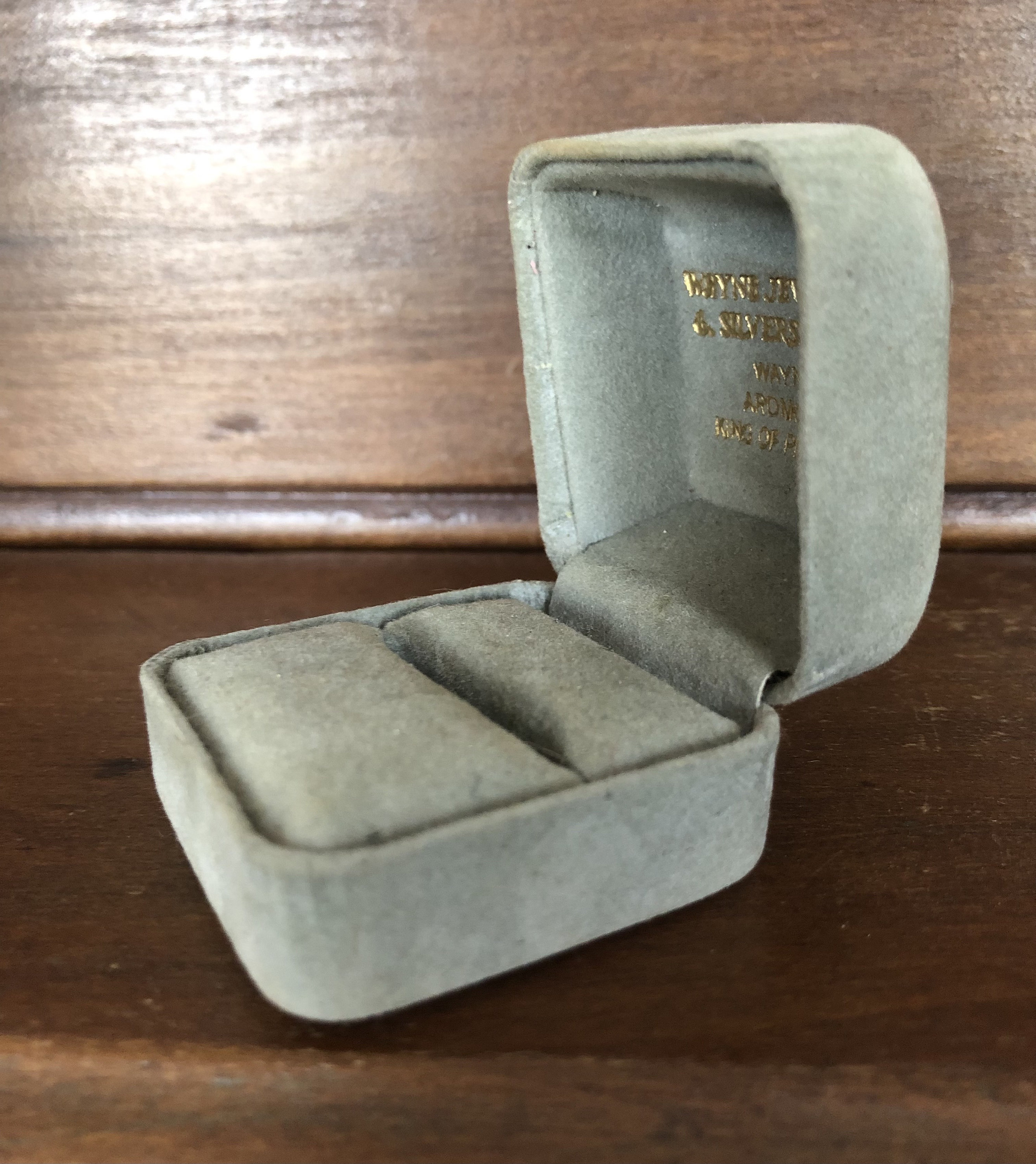 Vintage Velvet Ring Box Small Clam Shell Gift Box - Etsy