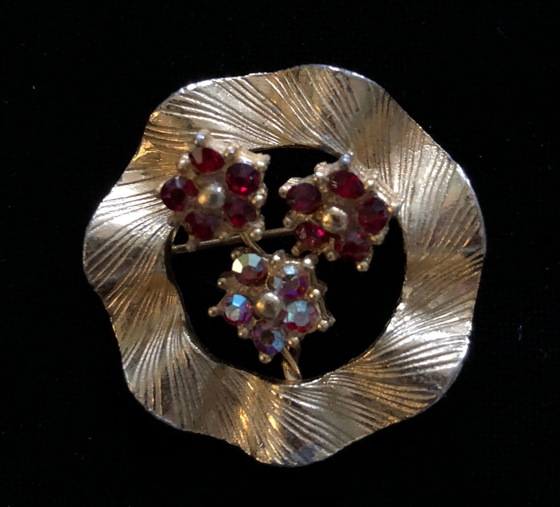 Vintage Gold Tone Circle Pin Brooch With Rhinestones - Etsy