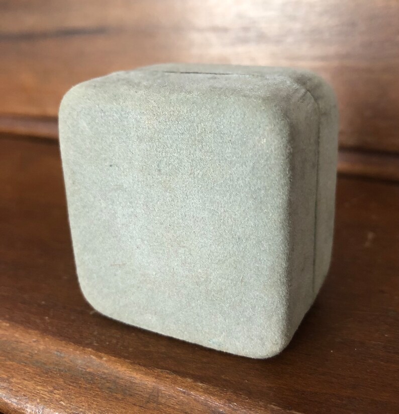 Vintage Velvet Ring Box Small Clam Shell Gift Box - Etsy