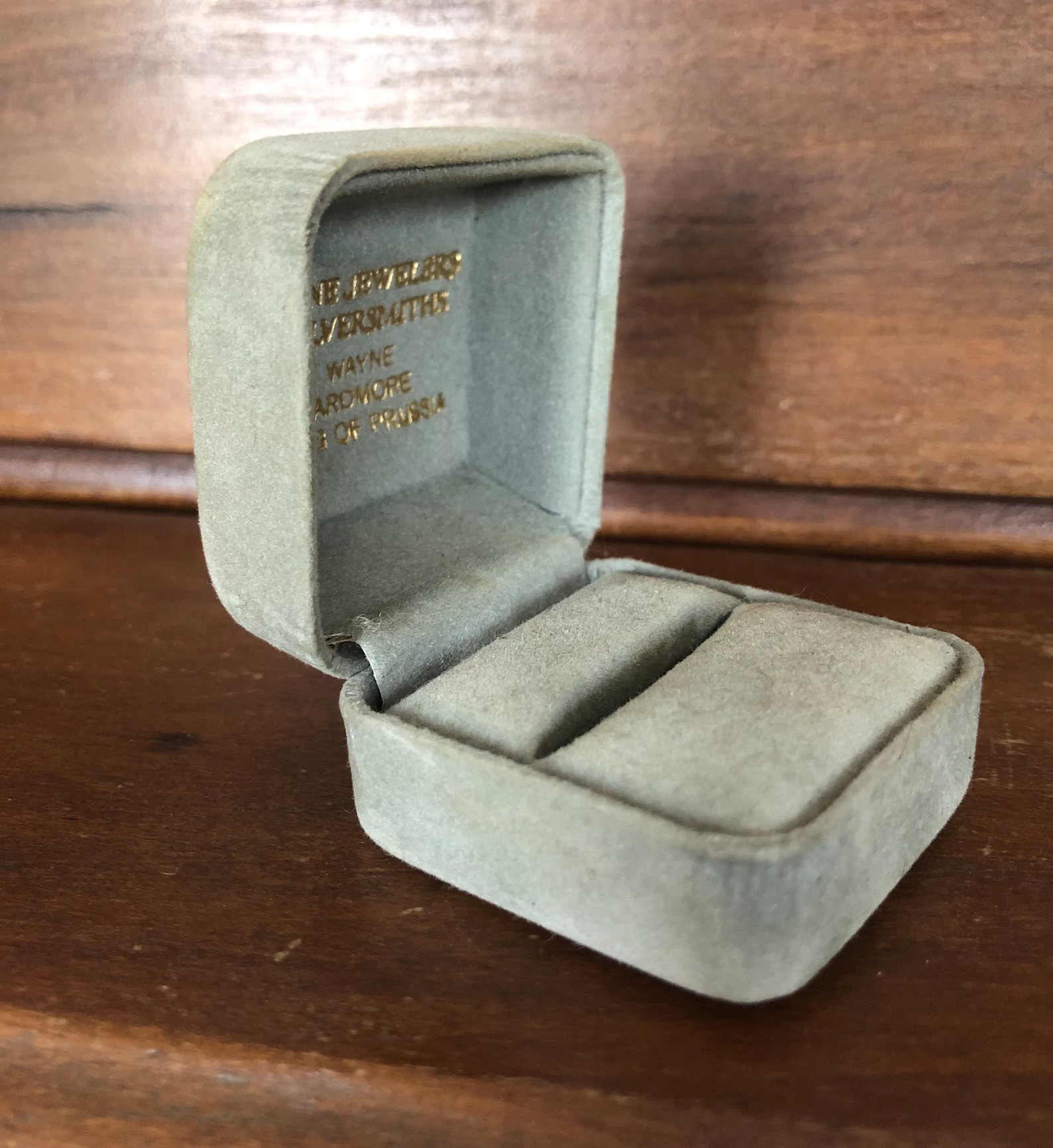 Vintage Velvet Ring Box Small Clam Shell Gift Box - Etsy