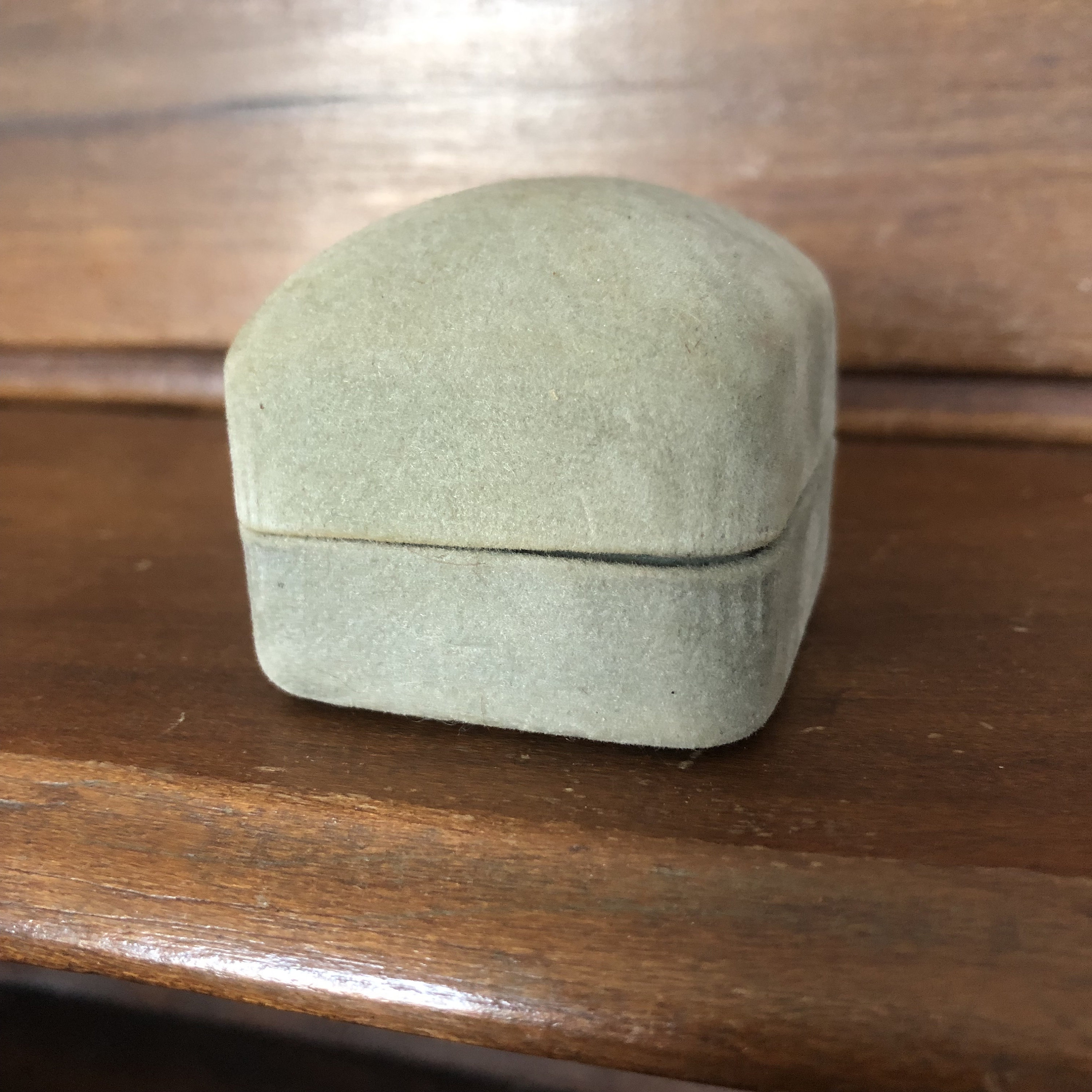 Vintage Velvet Ring Box Small Clam Shell Gift Box - Etsy