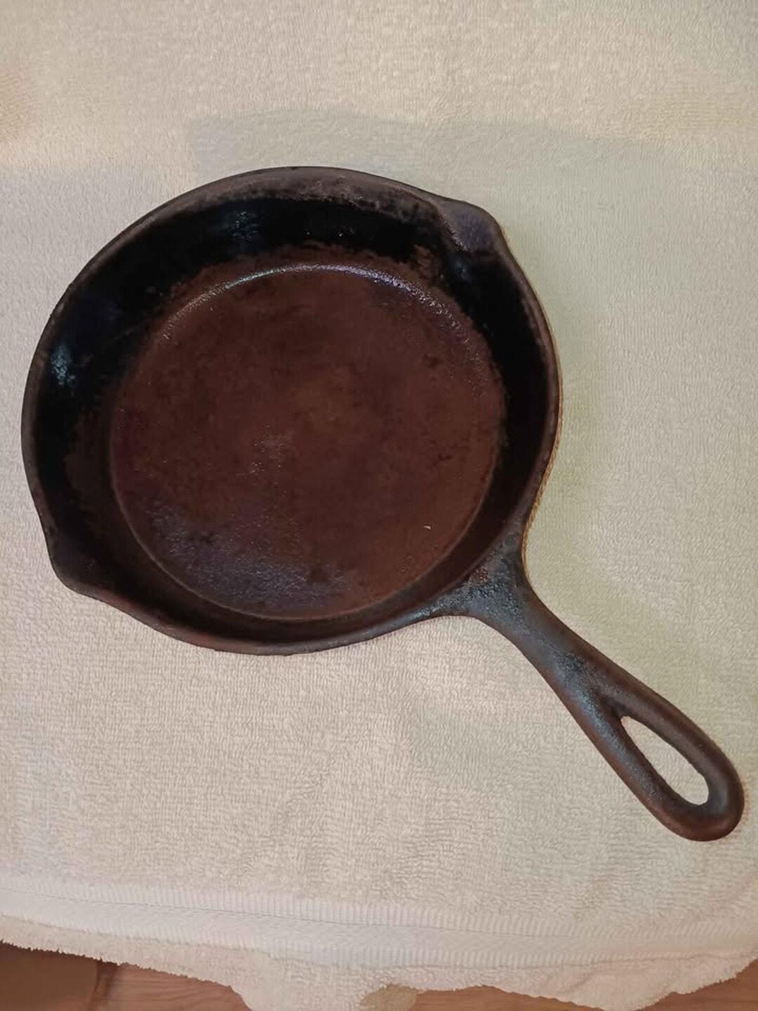 Vintage 8" Cast Iron Skillet - Letter H - Made in USA - Heat Ring on ...