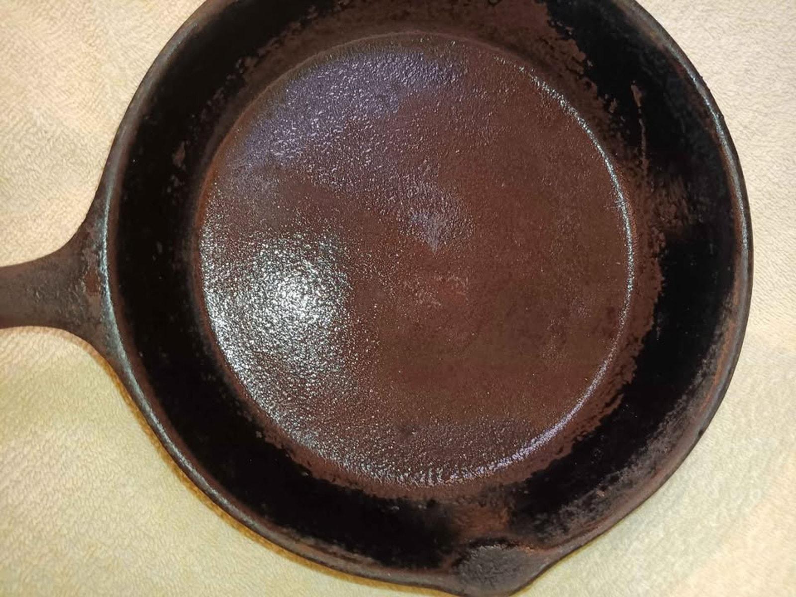 Vintage 8" Cast Iron Skillet - Letter H - Made in USA - Heat Ring on ...