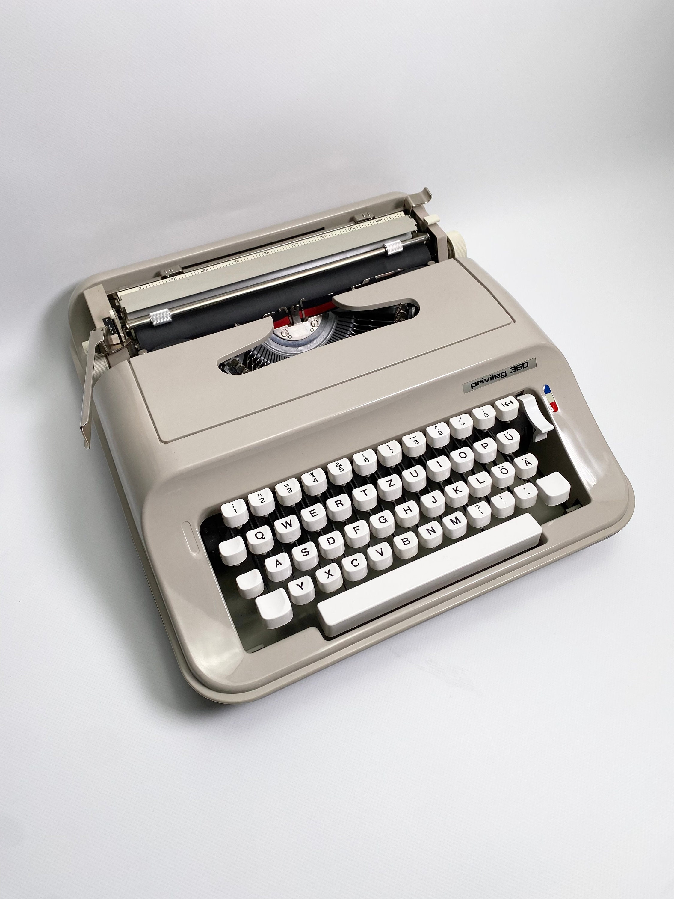 Mid Century Typewriter Privileg 350 / Vintage Beige Portable Typewriter ...