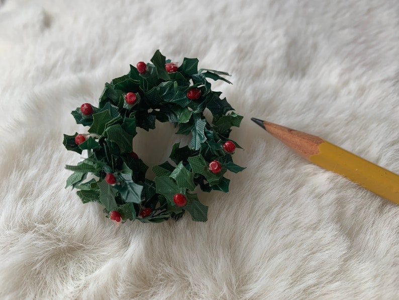 Dollhouse Miniature Holly Wreath, Variegated Holly, Christmas Wreath, 1 ...